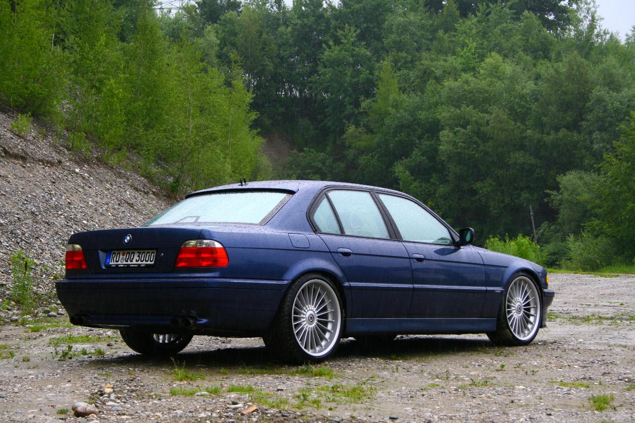 Alpina B12 technical specifications and fuel economy